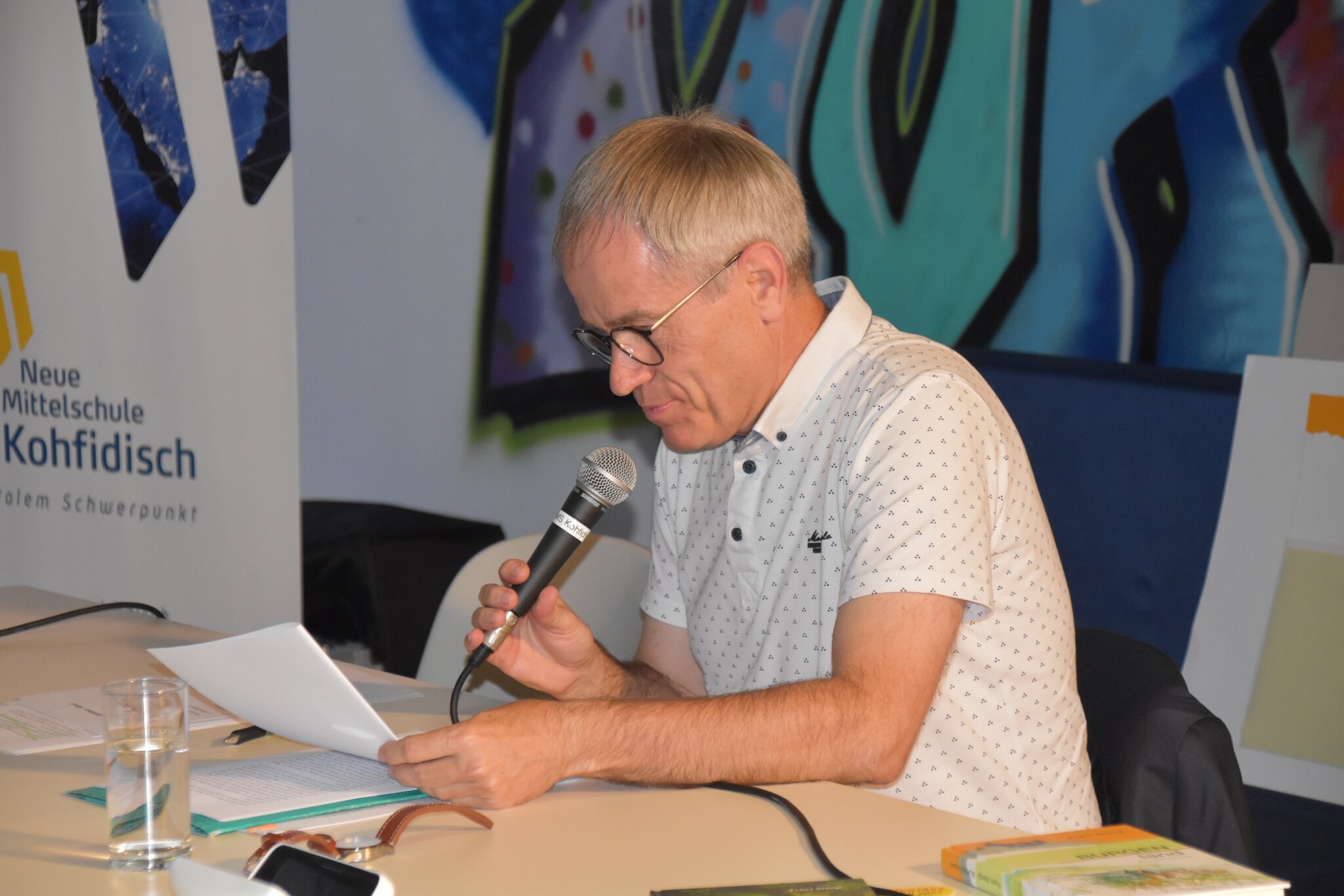 Kohfidisch: Franz Stangl präsentierte neuen Csaterbergkrimi "BURGENland ...