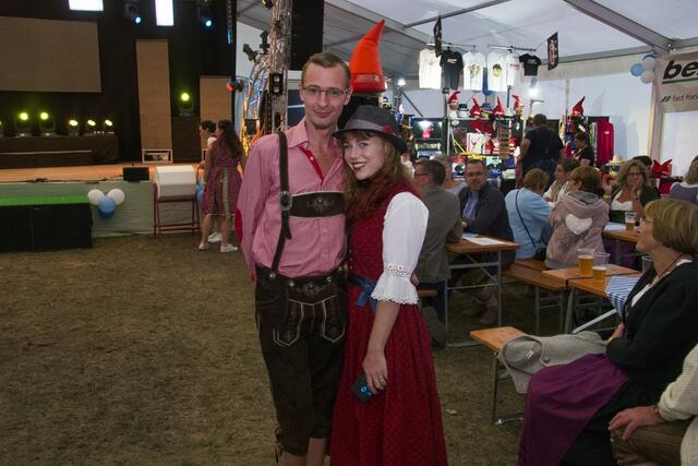 Die Wiesn ist back: Dekoltee und Lederhosen - Triestingtal
