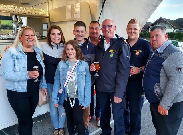 Hofstetten-Grünau: Feuerwehrfest mit Oldtimertreffen in Hofstetten ...