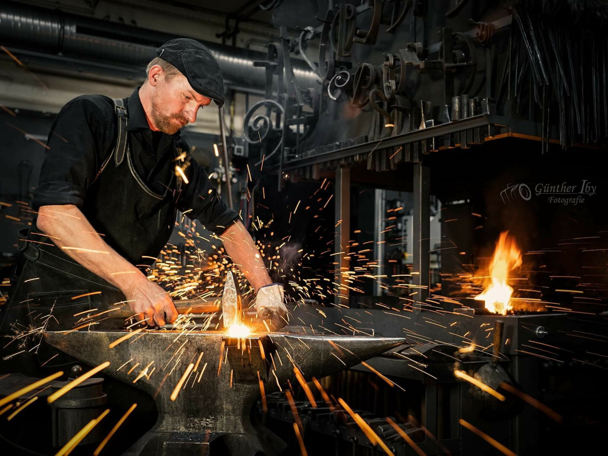 Tag der offenen Tür: Schmied Peter Reisinger zeigt sein Können in ...