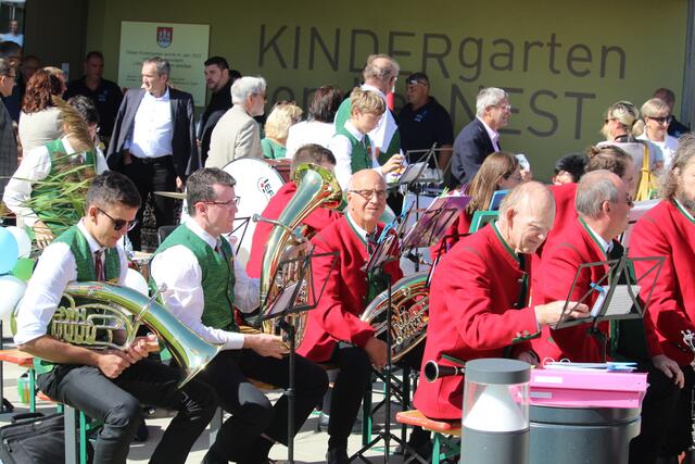 Neusiedl am See: Kindergarten „Storchennest“ feierlich eröffnet ...