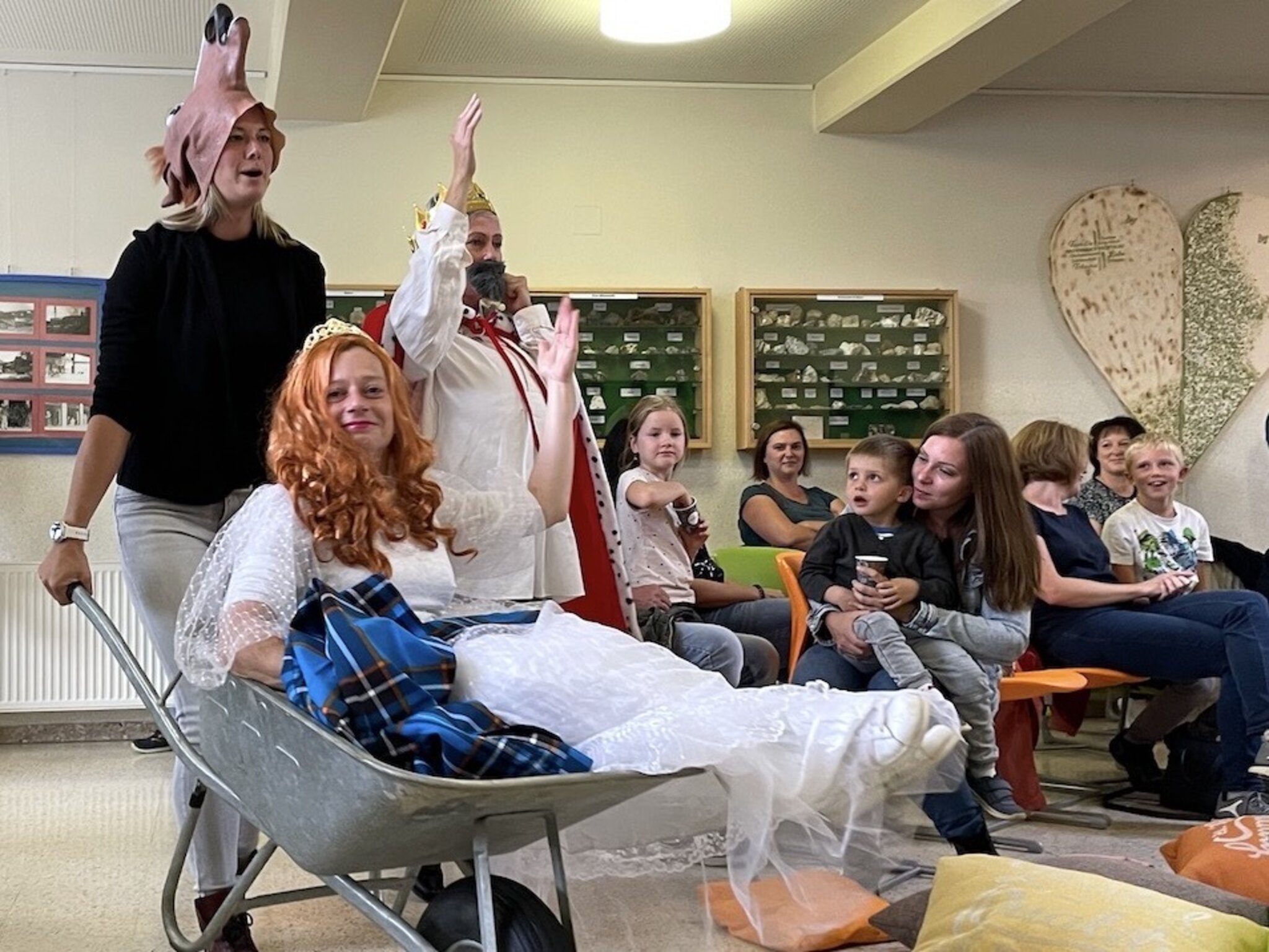 Theater Strallegg: Strallegg: Bühne frei für den gestiefelten Kater - Weiz