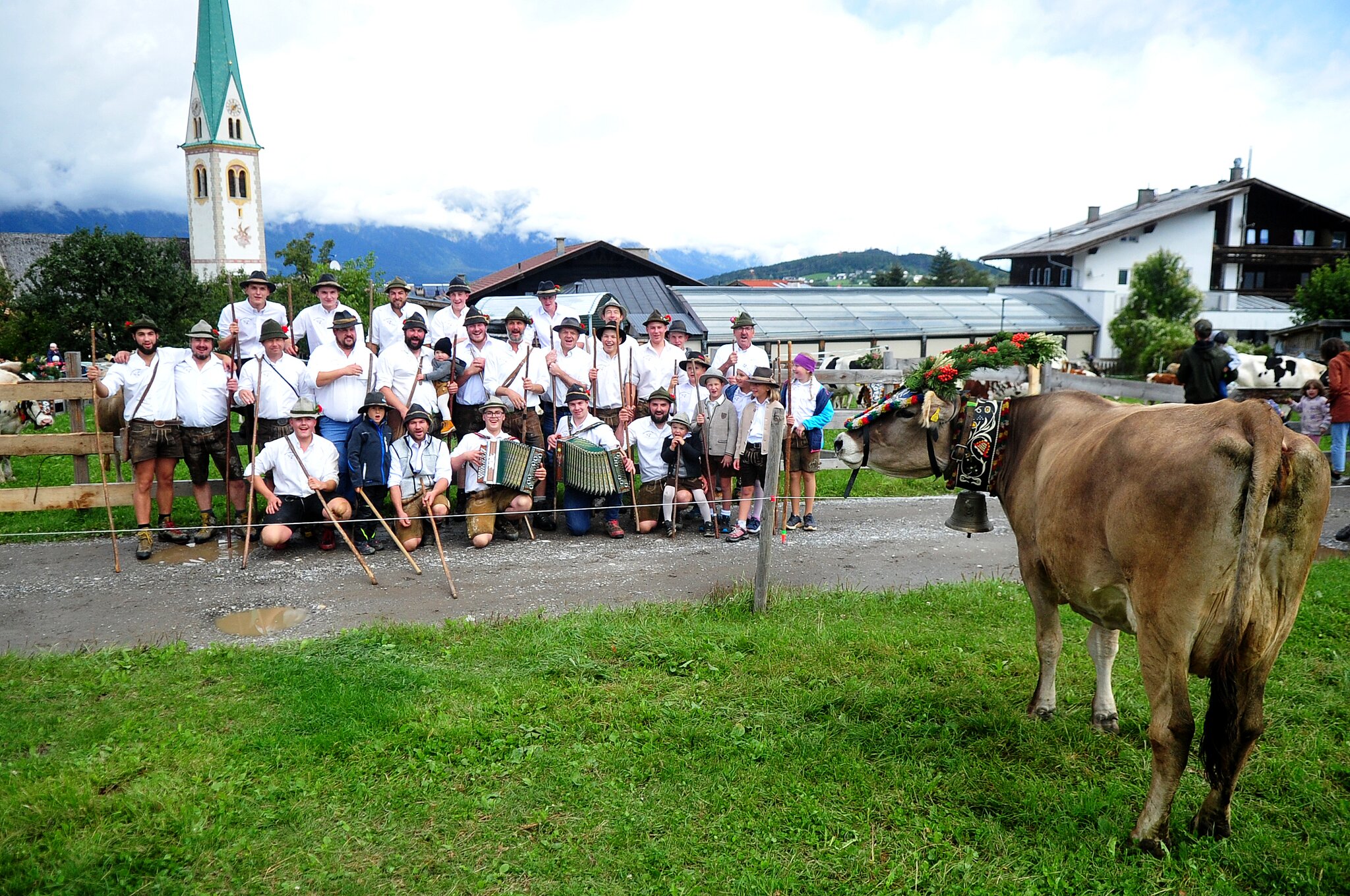 Tradition: Der Almabtrieb in Mutters wurde wieder zum Volksfest ...