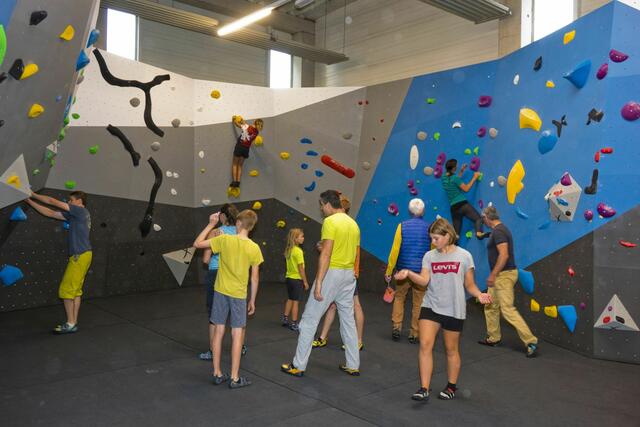 Bloc Spot Zeltweg: Größte Boulderhalle in der Obersteiermark eröffnet ...