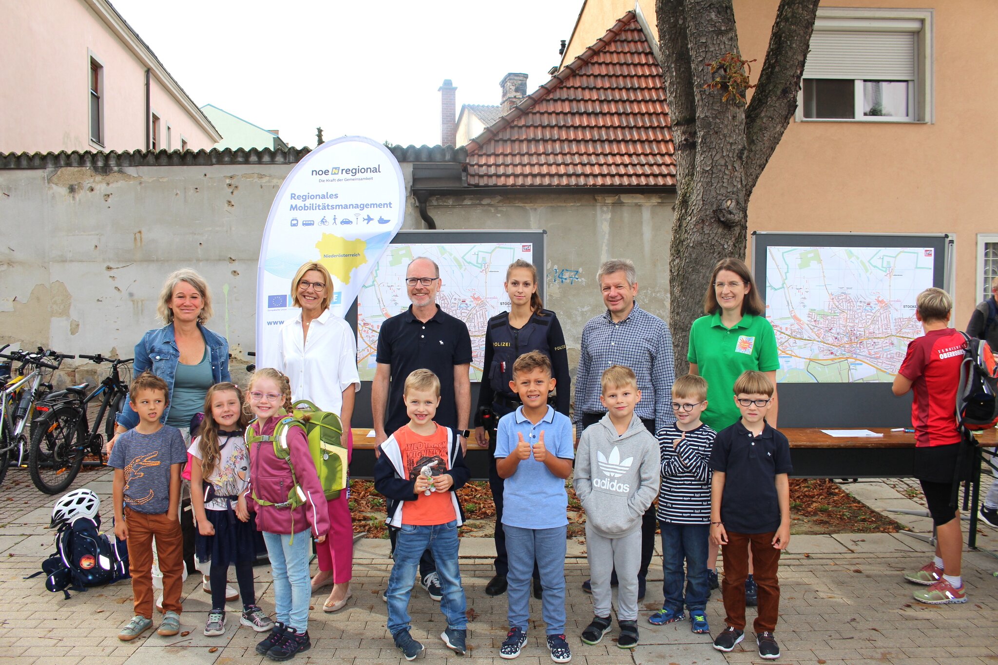 Ohne Auto in die Schule: SchulGehBus statt Elterntaxi in Stockerau ...