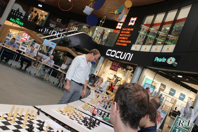 Markus Ragger im WEZ: Bildergalerie: Schach-Meister Markus Ragger im ...