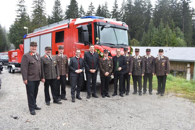 Festakt: Feuerwehr Brandenberg nimmt neues Löschfahrzeug in Betrieb ...