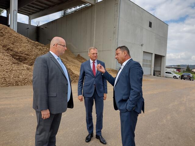 Bau-Endspurt: Neues Perger Holzgaskraftwerk bringt Strom und Wärme in ...