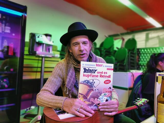 Asterix-Band auf Wienerisch: Künstler Ernst Molden und seine neuen ...