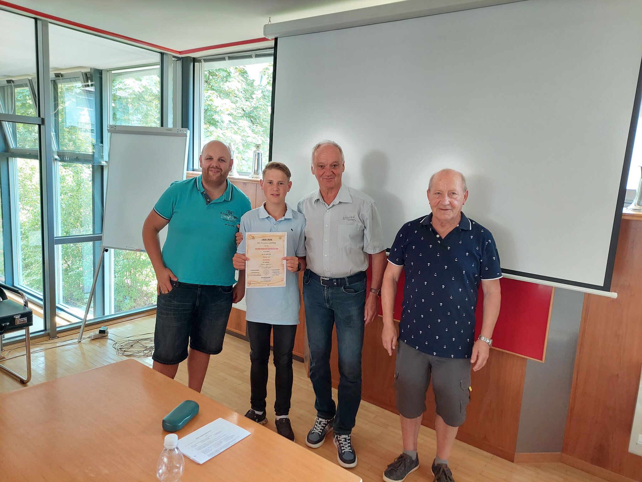 Kärntner Nachuschschiri: Maximilian Santer: Vierzig Spielleitungen sind ...