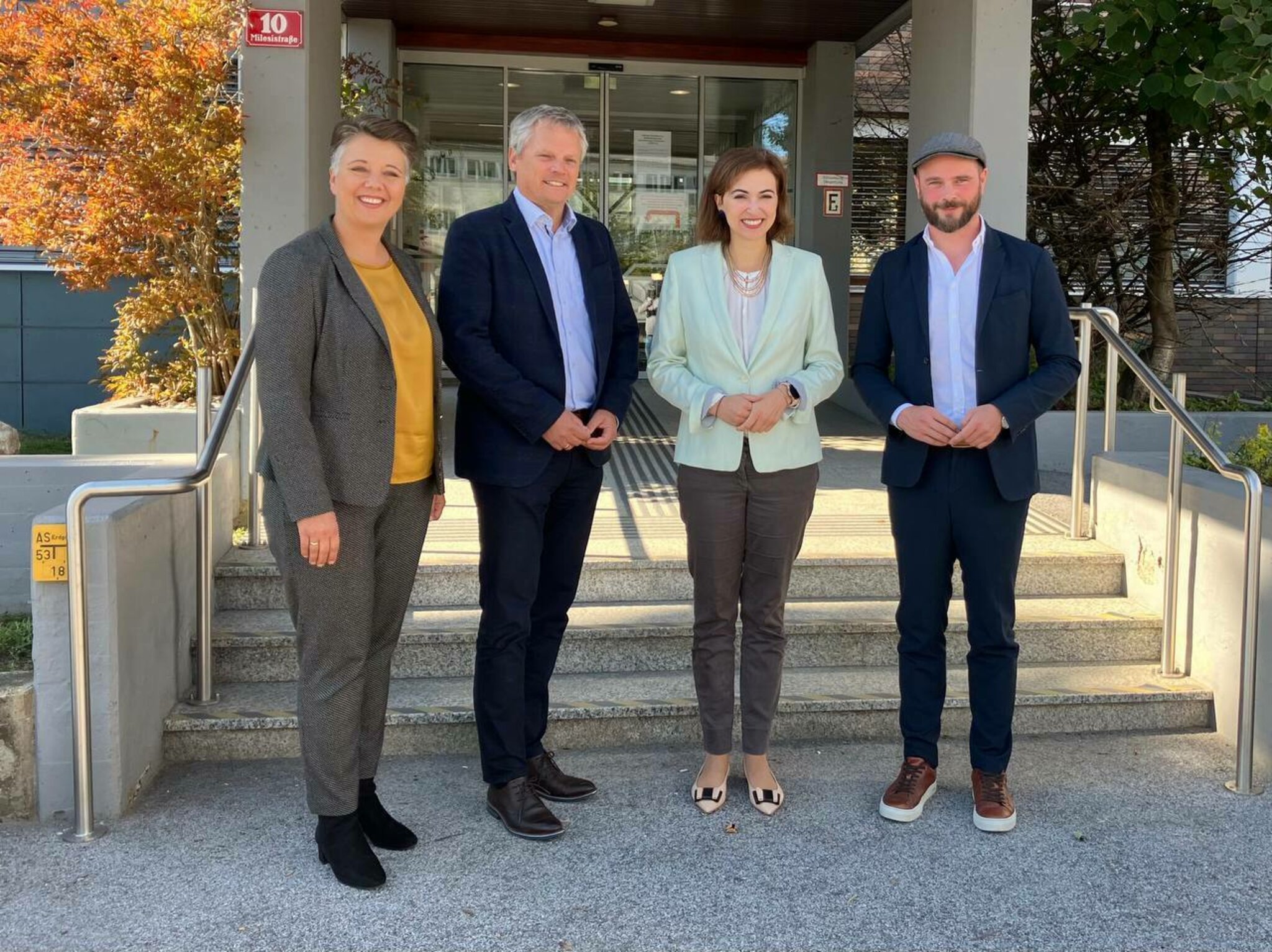Visite: Bundesministerin besucht BH Feldkirchen - Feldkirchen