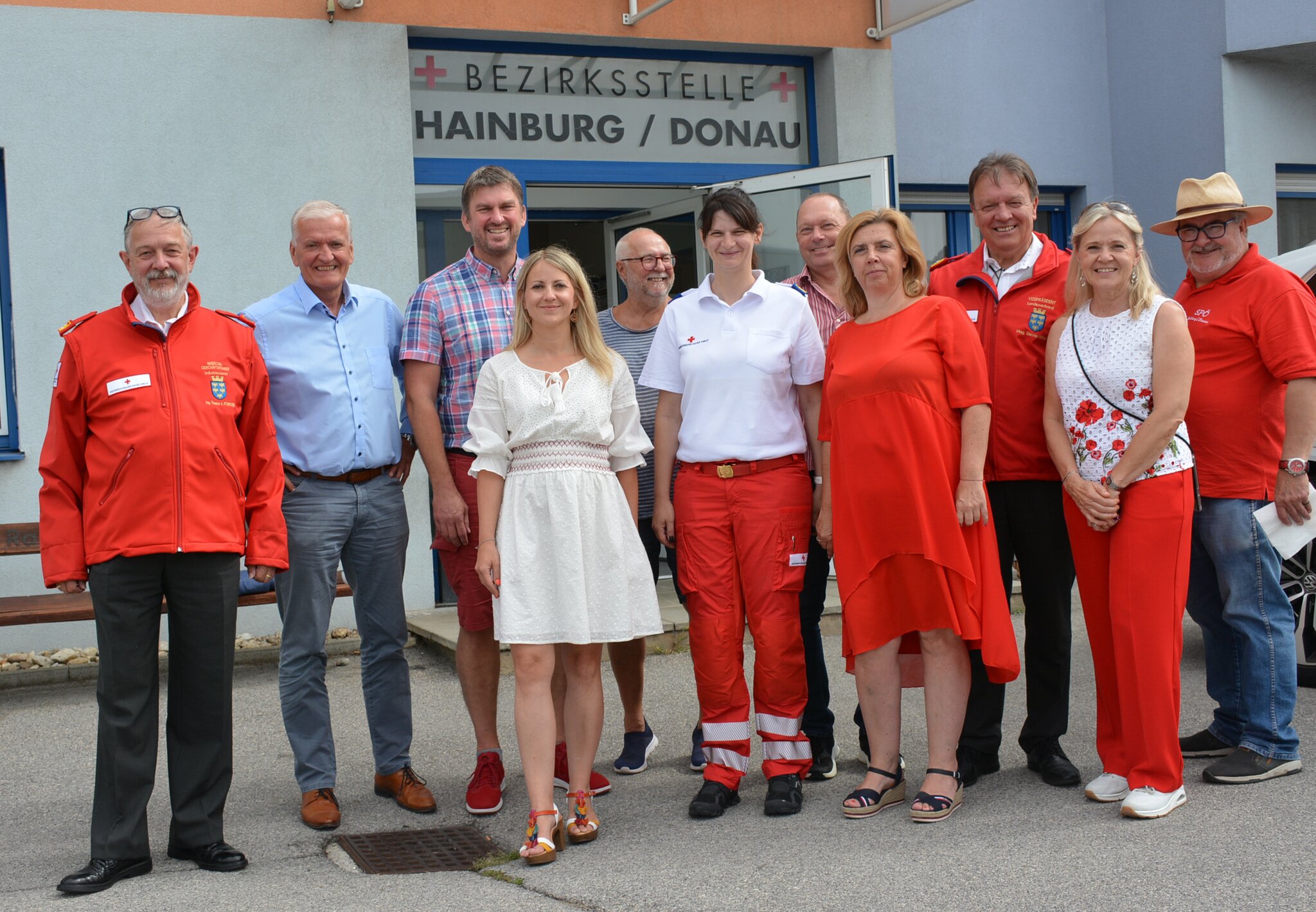Hainburg: Landesrat Franz Schnabl besuchte Rot-Kreuz-Dienststelle - Bruck an der Leitha