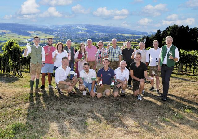 Bad Waltersdorf: Zwei königliche Hoheiten beehrten das Winzerfest ...