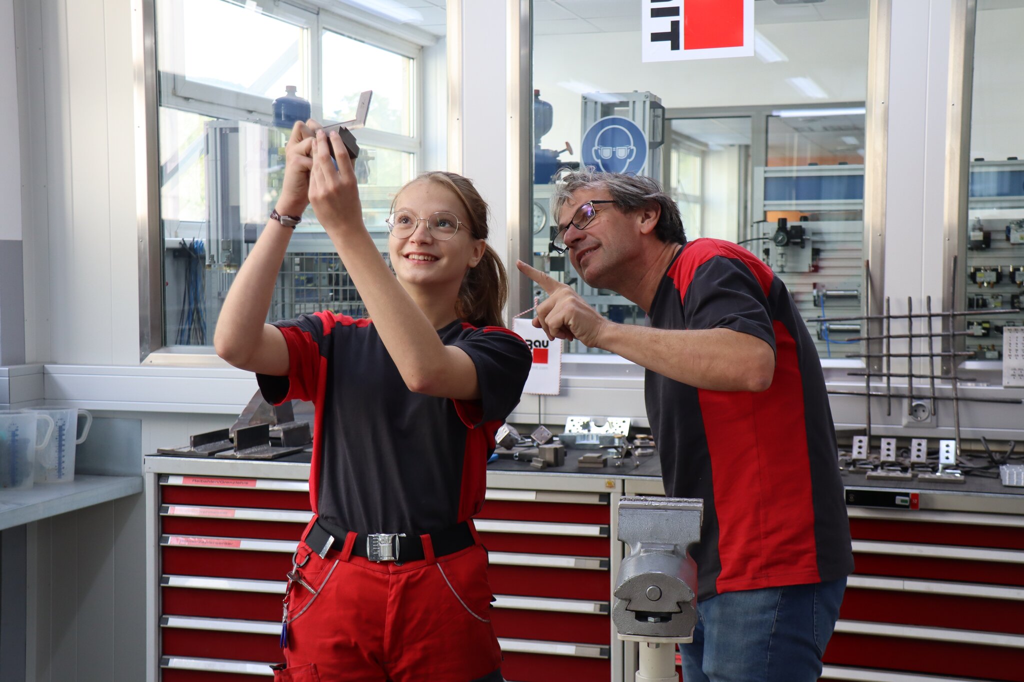 Lehrlinge: Hernsteinerin Maria Rauch: einziger weiblicher Metalltechnik ...