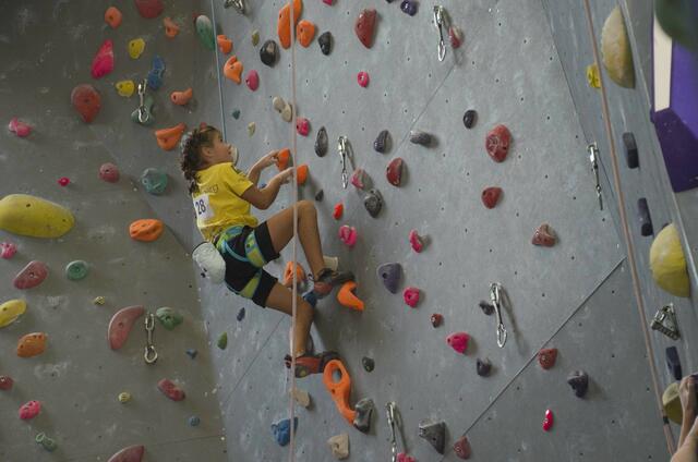 49 Kinder am Start: Erfolgreicher Westcup und „Clift Climbing Challenge“ im arl.park - Landeck