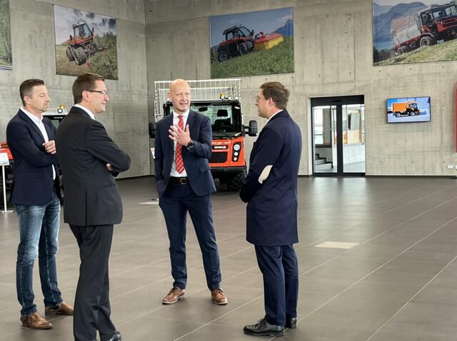 Spatenstich für Technologiecenter: Reform baut in Wels für die Zukunft ...