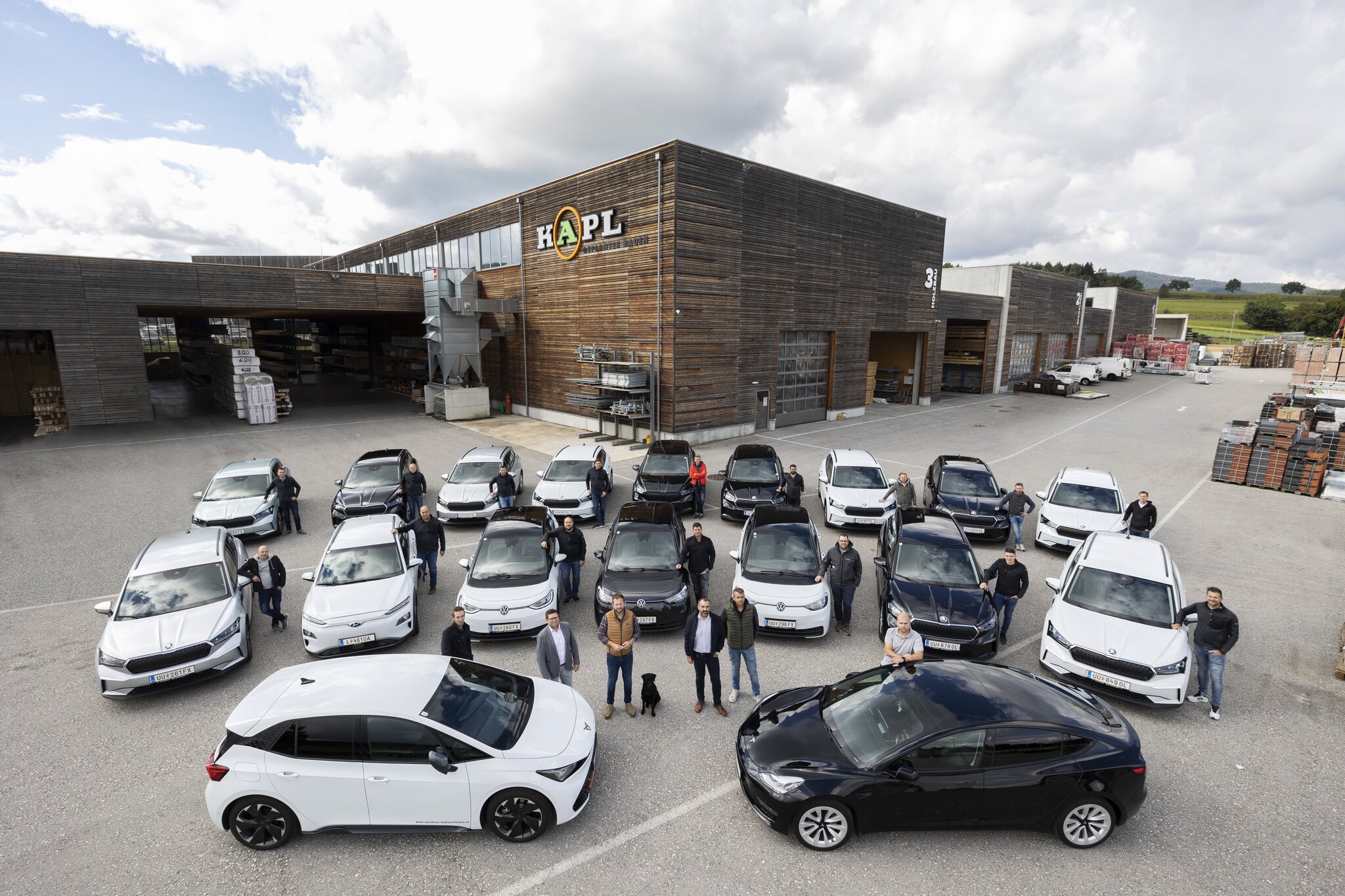 Neue E-Flotte: Kapl Bau setzt auf klimaschonende Mobilität - Urfahr ...