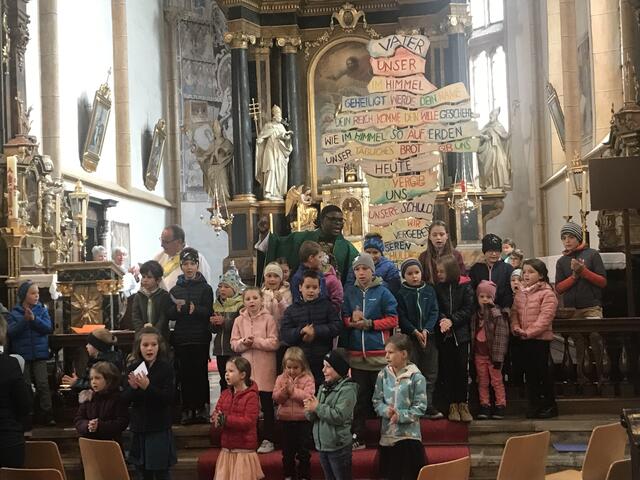 Kötschach-Mauthen: Familien füllen den Gailtaler Dom - Gailtal