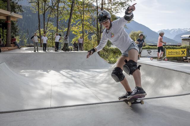 Taufrischer Skatepark in Oetz eröffnet: Lasset die Kinder skaten - Imst