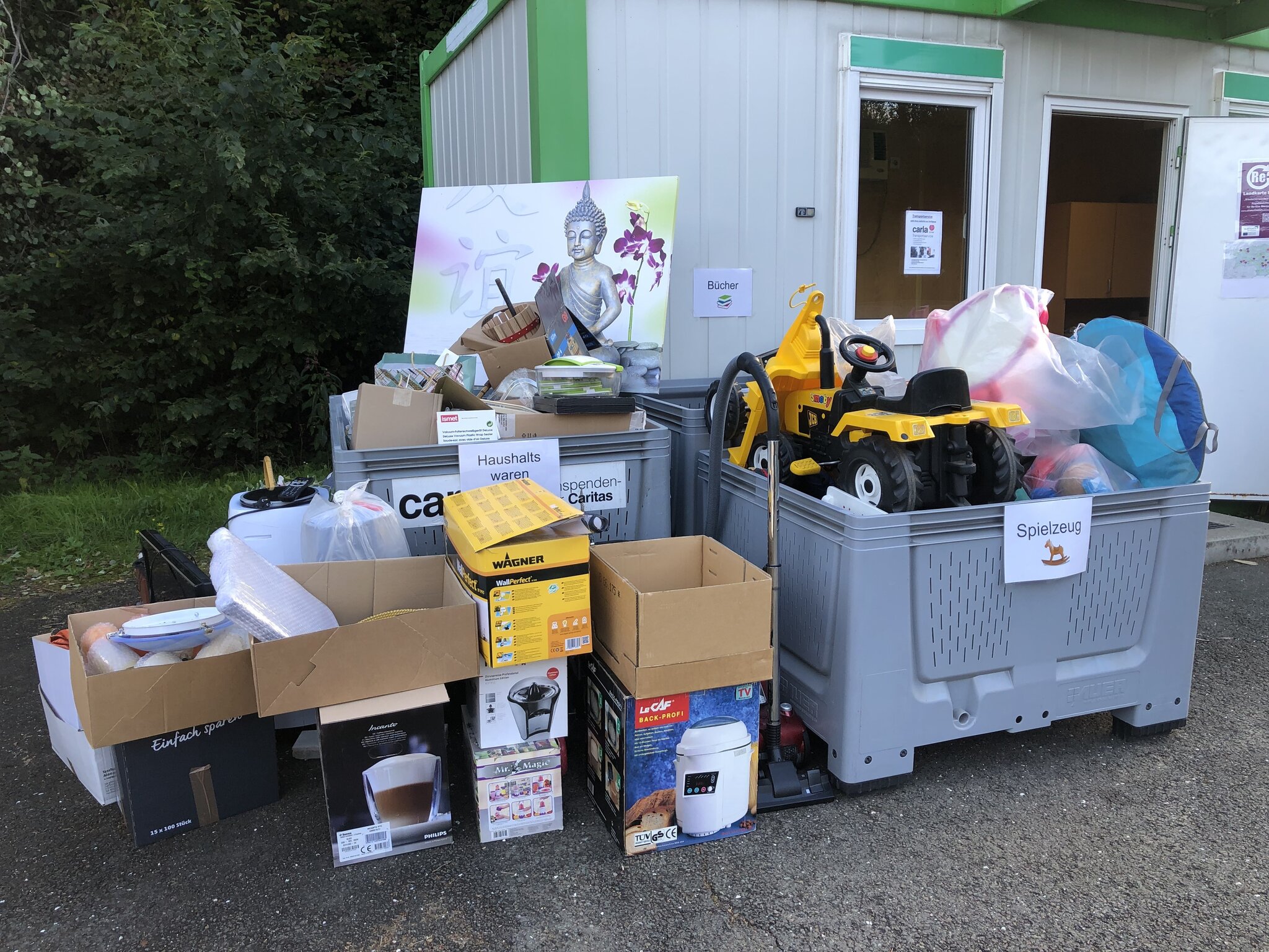 Nachhaltig und ressourcenschonend: Re-Use-Ecke in Pausendorf eröffnet ...