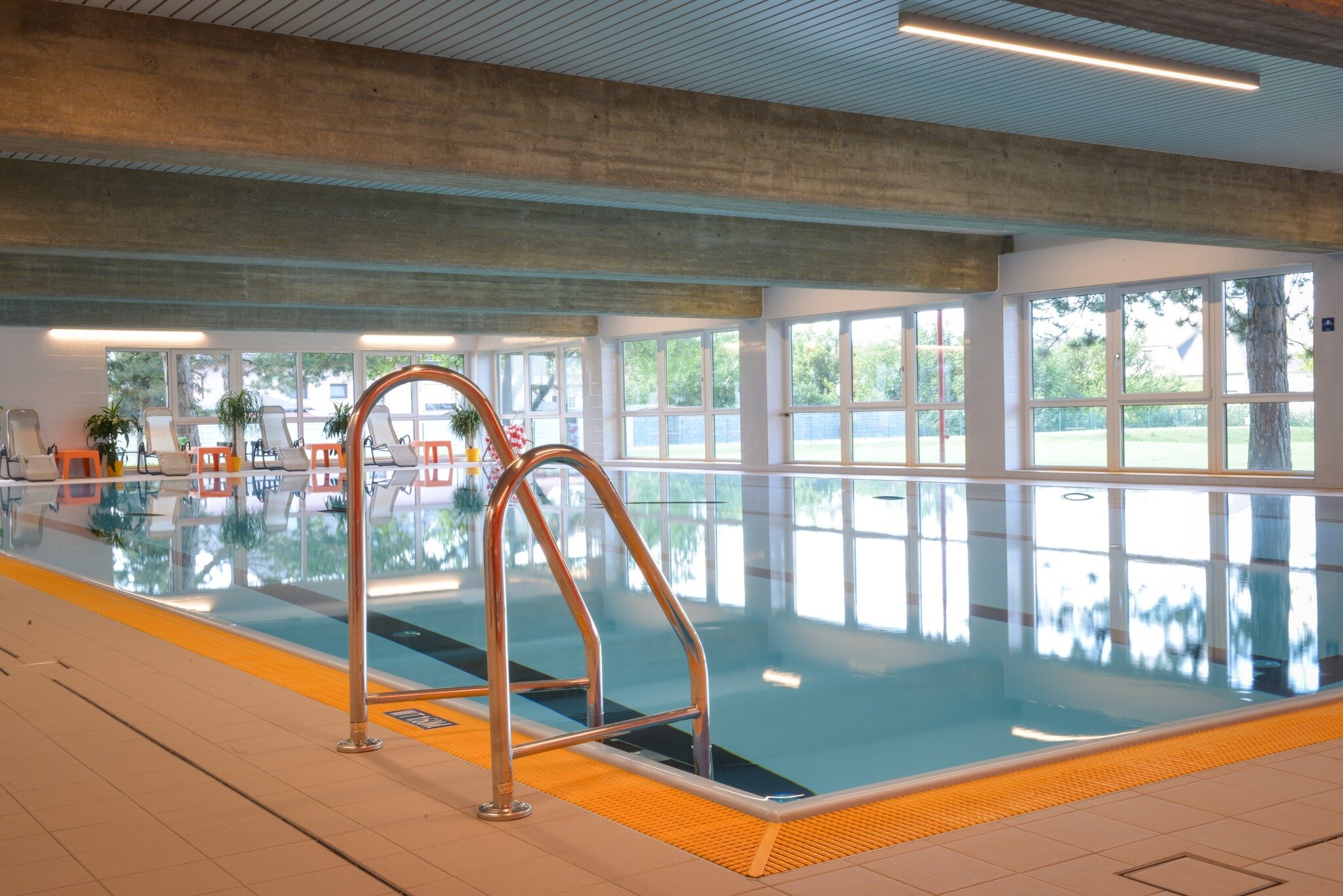 Saisonstart: Das Schwadorfer Hallenbad öffnete wieder seine Tore ...