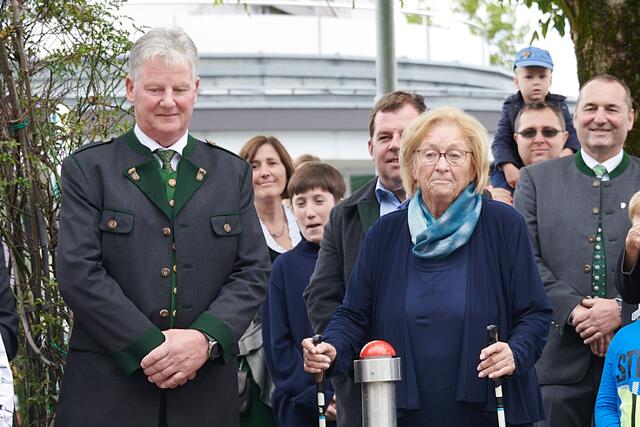 Bei Lebensparkfest: Der Josef-Gangl-Brunnen wurde feierlich enthüllt ...