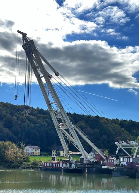 Einzigartig in Österreich!: Eisbrecher Flotte auf der Donau! - Melk