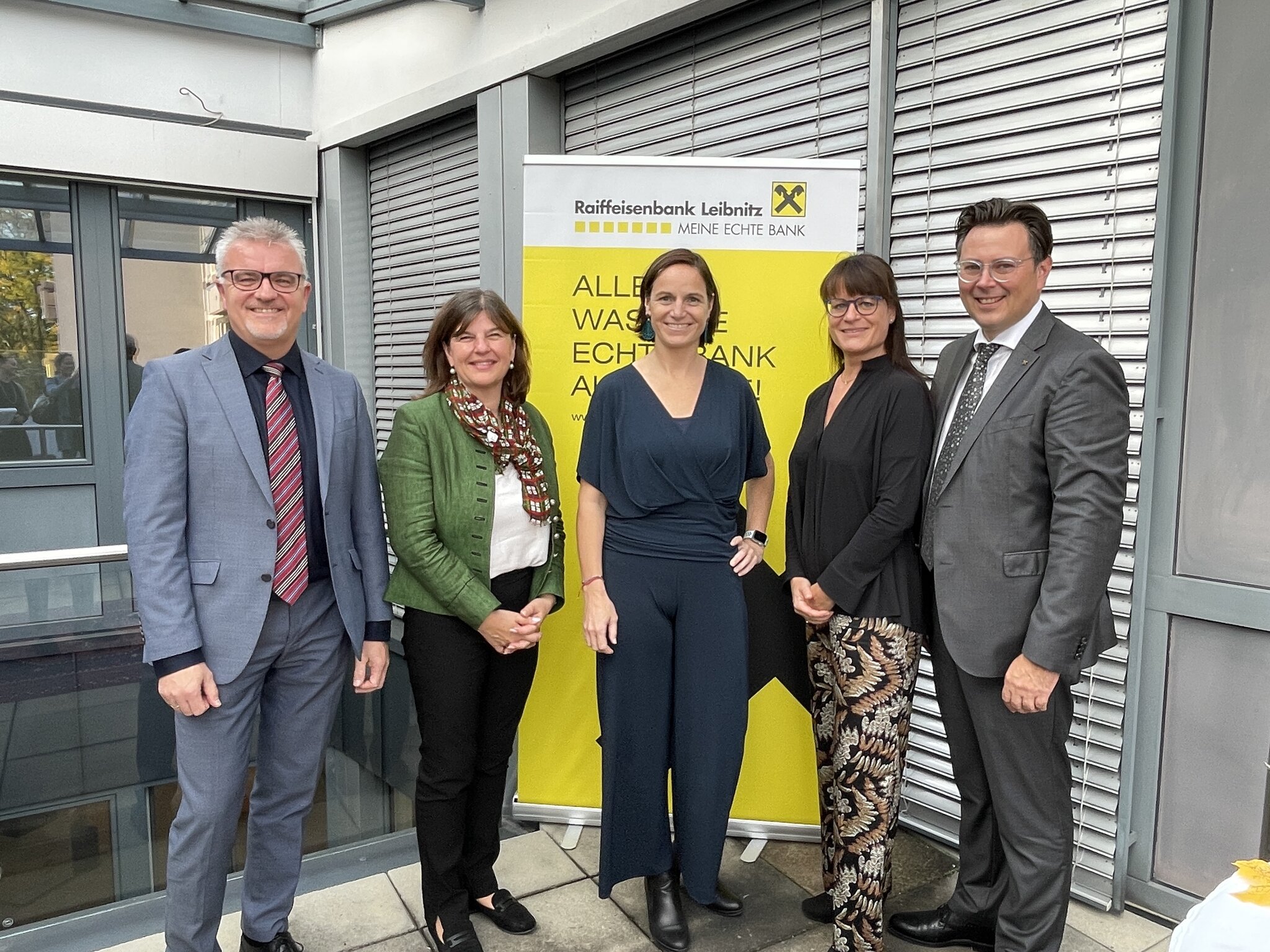 Zum Netzwerken: Erster Ladies-Business-Day in der Raiffeisenbank ...