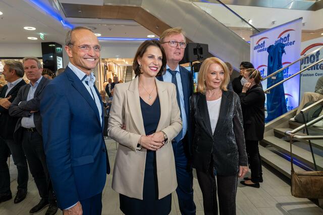 25 Jahre Auhof Center: Jubiläum mit Fashion Show und neuem Werbegesicht ...