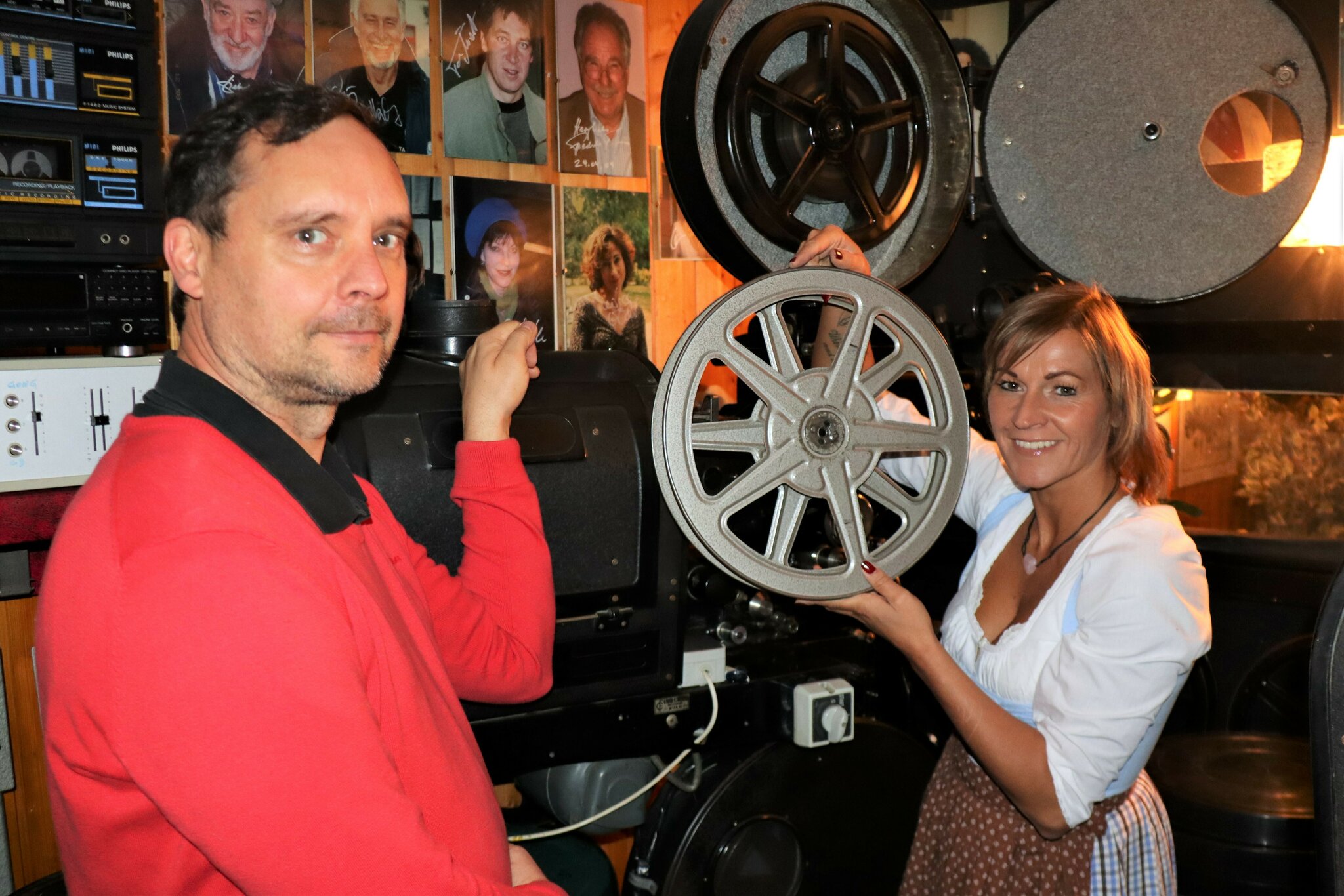 Privatkino: Tapezierermeister Bernd Buttinger aus Berndorf besitzt sein ...