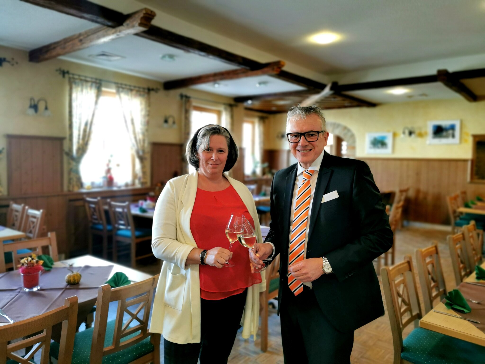 Teuflisch gute Küche: Ein Engel gibt dem Teufl Rätsel auf - Hollabrunn