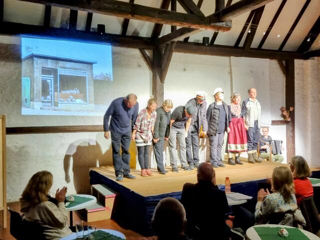 Theaterpremiere in Rufling: Kräftiges Lebenszeichen des Rukuku Theaters ...