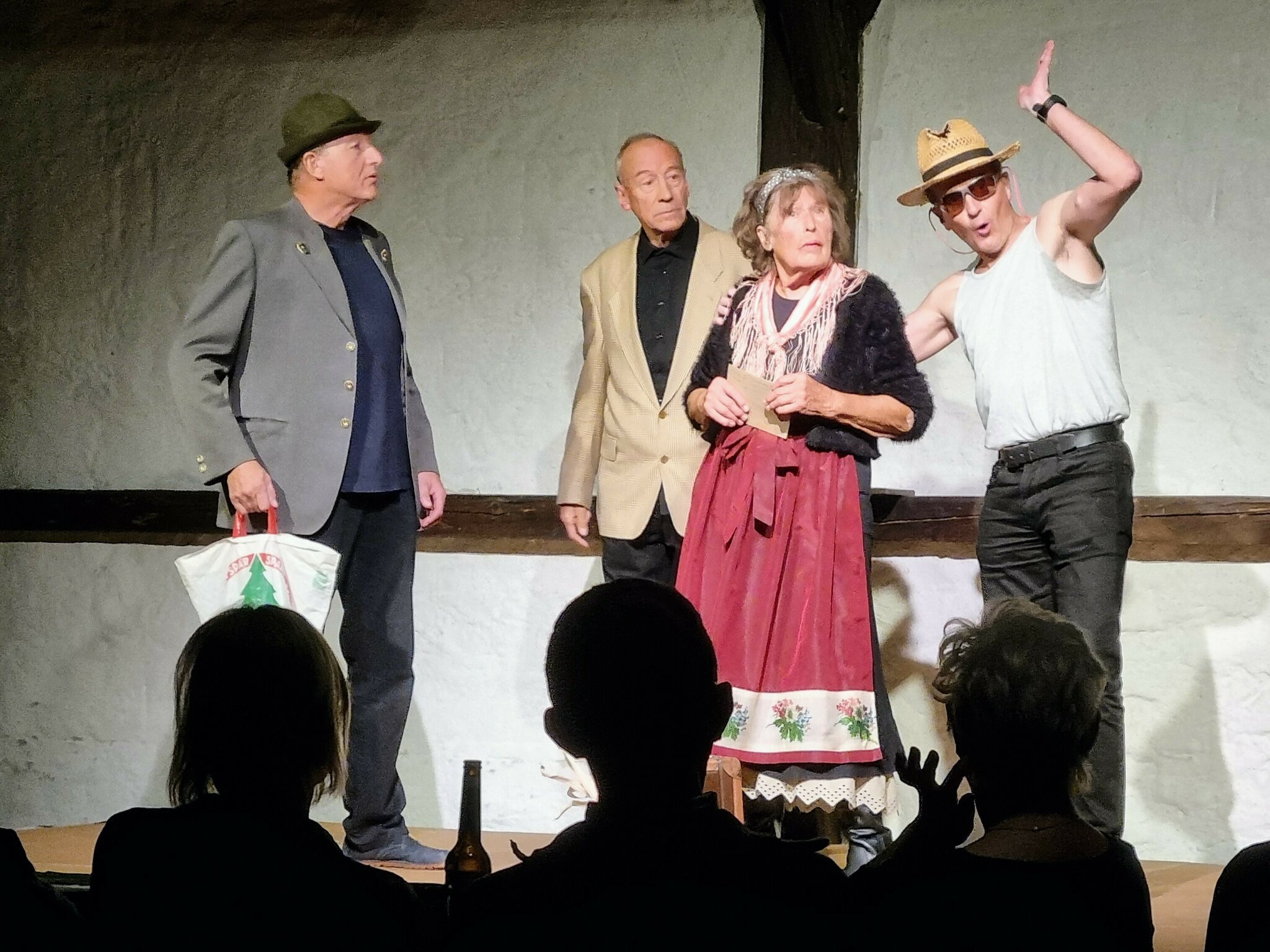 Theaterpremiere in Rufling: Kräftiges Lebenszeichen des Rukuku Theaters ...