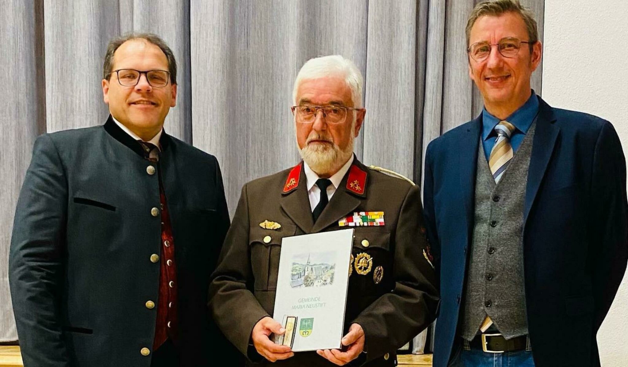 FF Maria Neustift: Hohe Auszeichnung für Ehren-Kommandant Kopf - Steyr ...