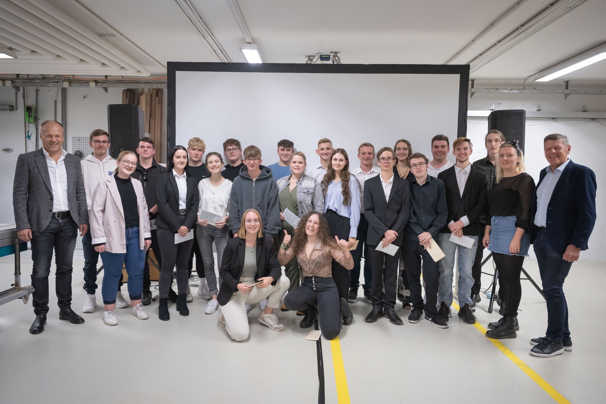 Freisprechfeier in Ried: Team 7 vergoldet junge Liebe zum Handwerk - Ried