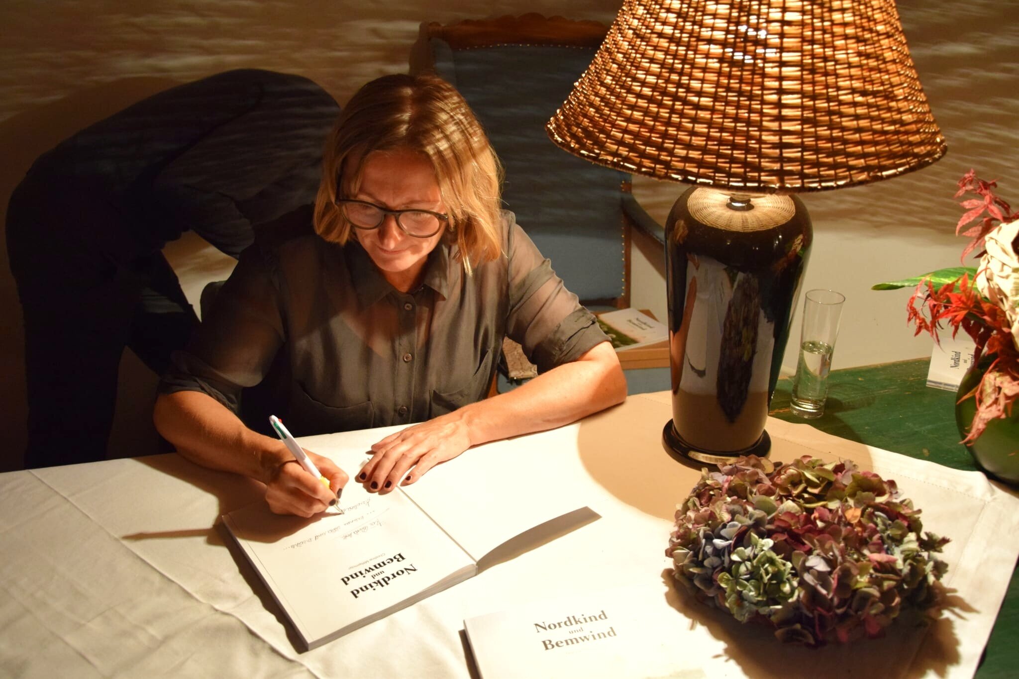 Vichtenstein: Zahlreiche Gäste lauschten Autorin Christine Mittermayr ...