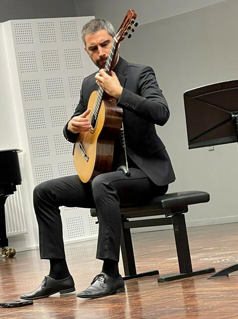 Eisenstadt: „Gitarren-Botschafter“ Jeremy Jouve spielte im Haydn Kons ...