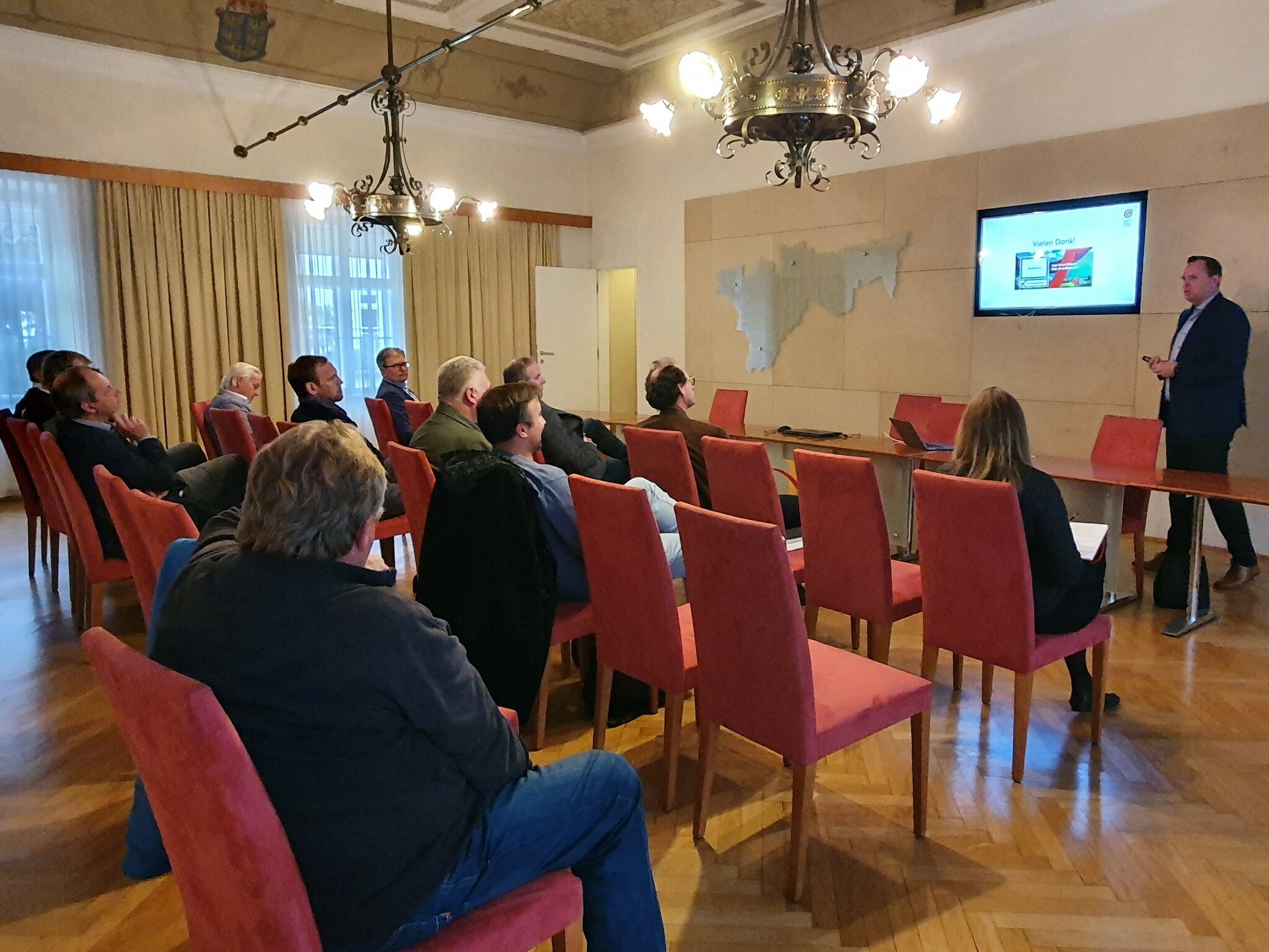 Schnelles Internet in Hollabrunn: Hollabrunn will Glasfaser in die ...