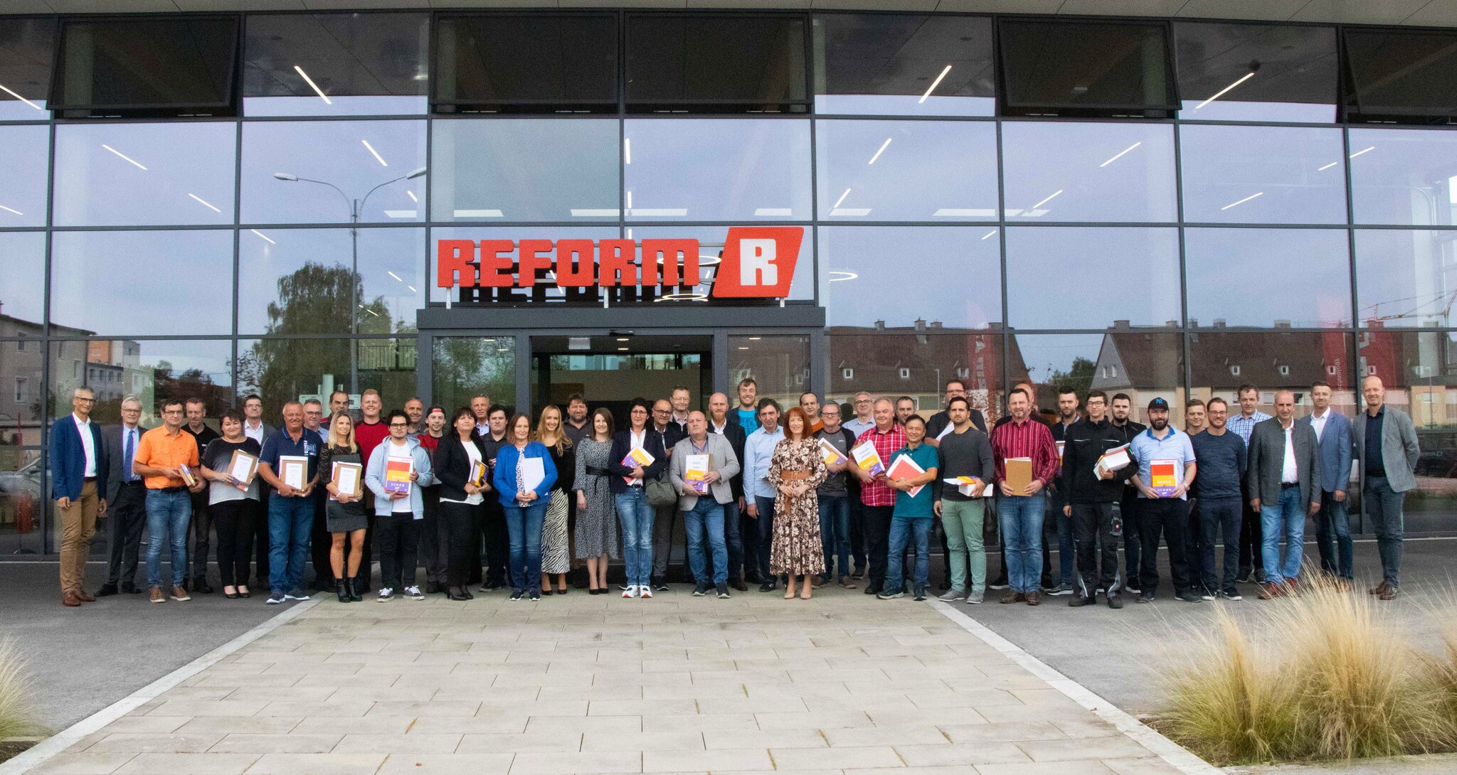 59 Personen – 1.265 Arbeitsjahre: Jubilare und Pensionäre bei Reform ...