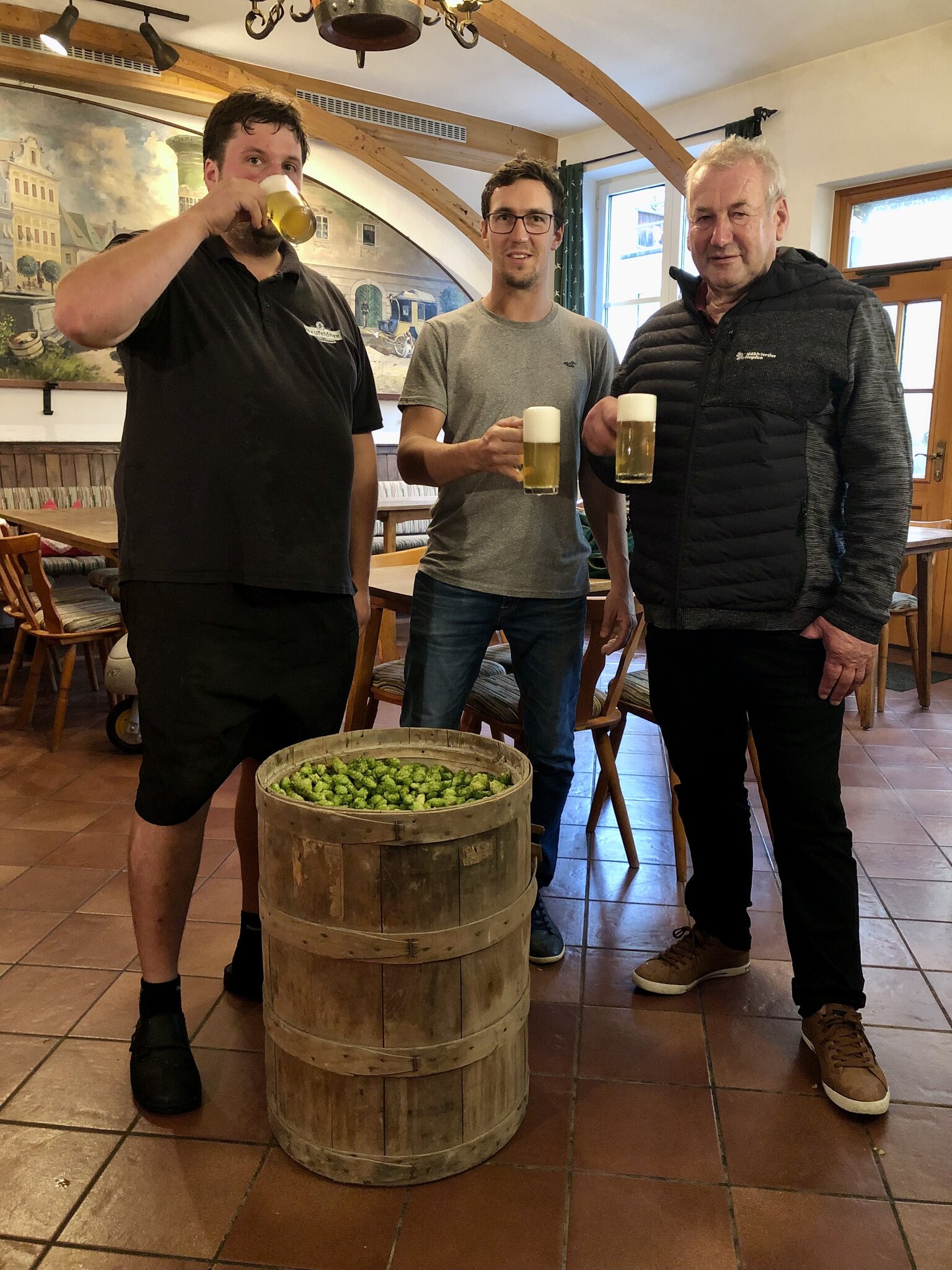 Neufeldner Brauerei: Erstes Bio-Wildhopfen Bockbier in Neufelden ...