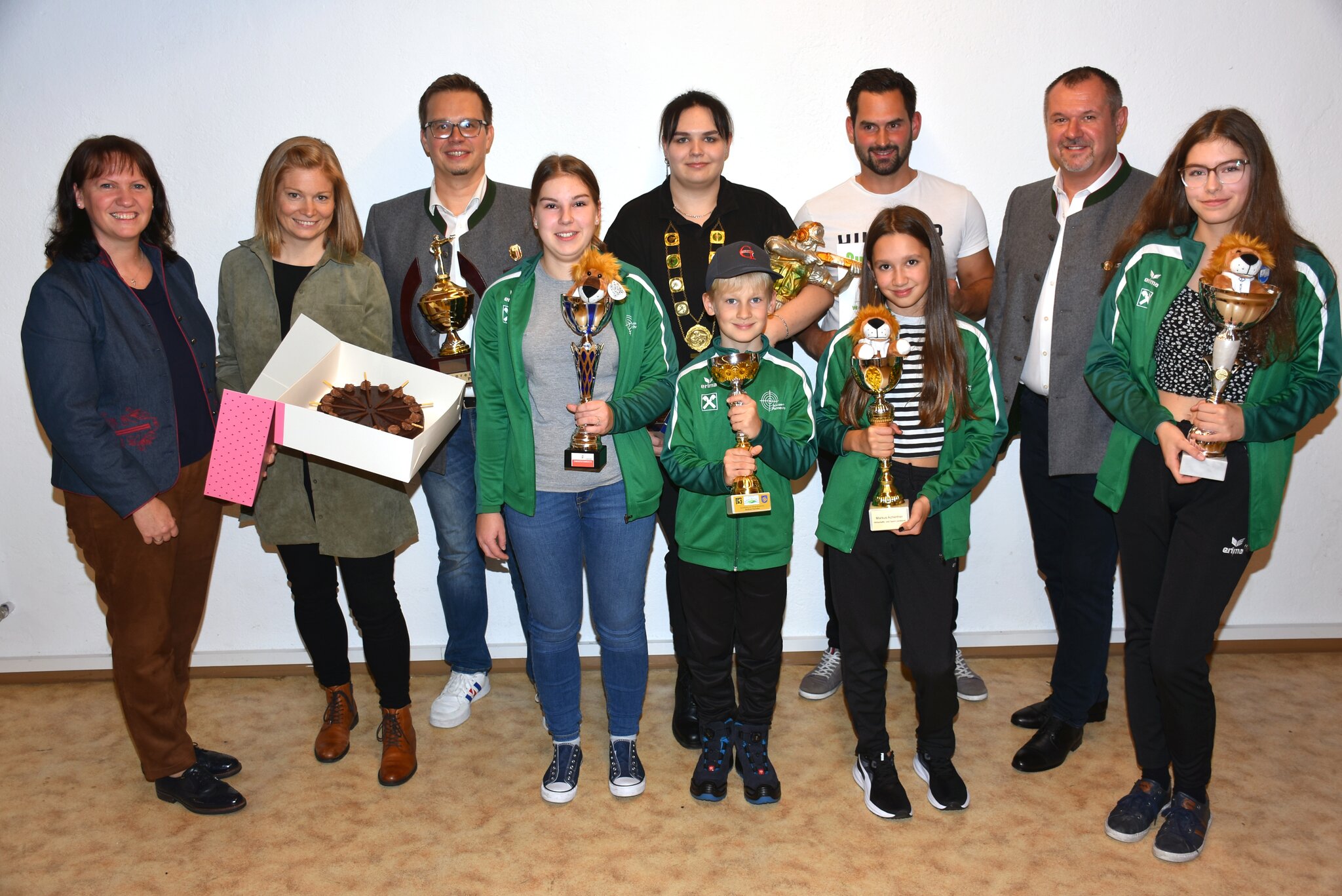 Teilnehmerrekord bei den Schützen: Victoria Lindner und Roland Raab ...