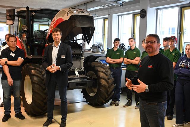 Firmentag HTL Lastenstraße: Schüler treffen auf Vertreter der ...