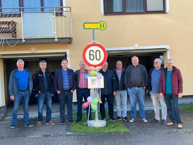 60. Geburtstag: Eine Bushaltestelle für Wolfgang Weißenböck aus ...