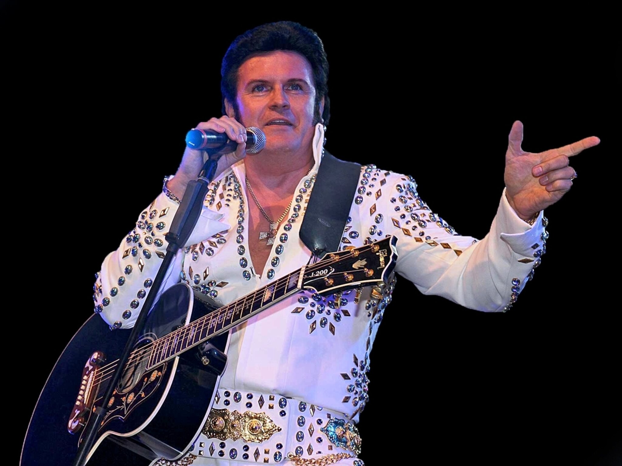 ich zolle Elvis Tribute ...": "RUSTY" kommt mit seiner Las Vegas Show ...