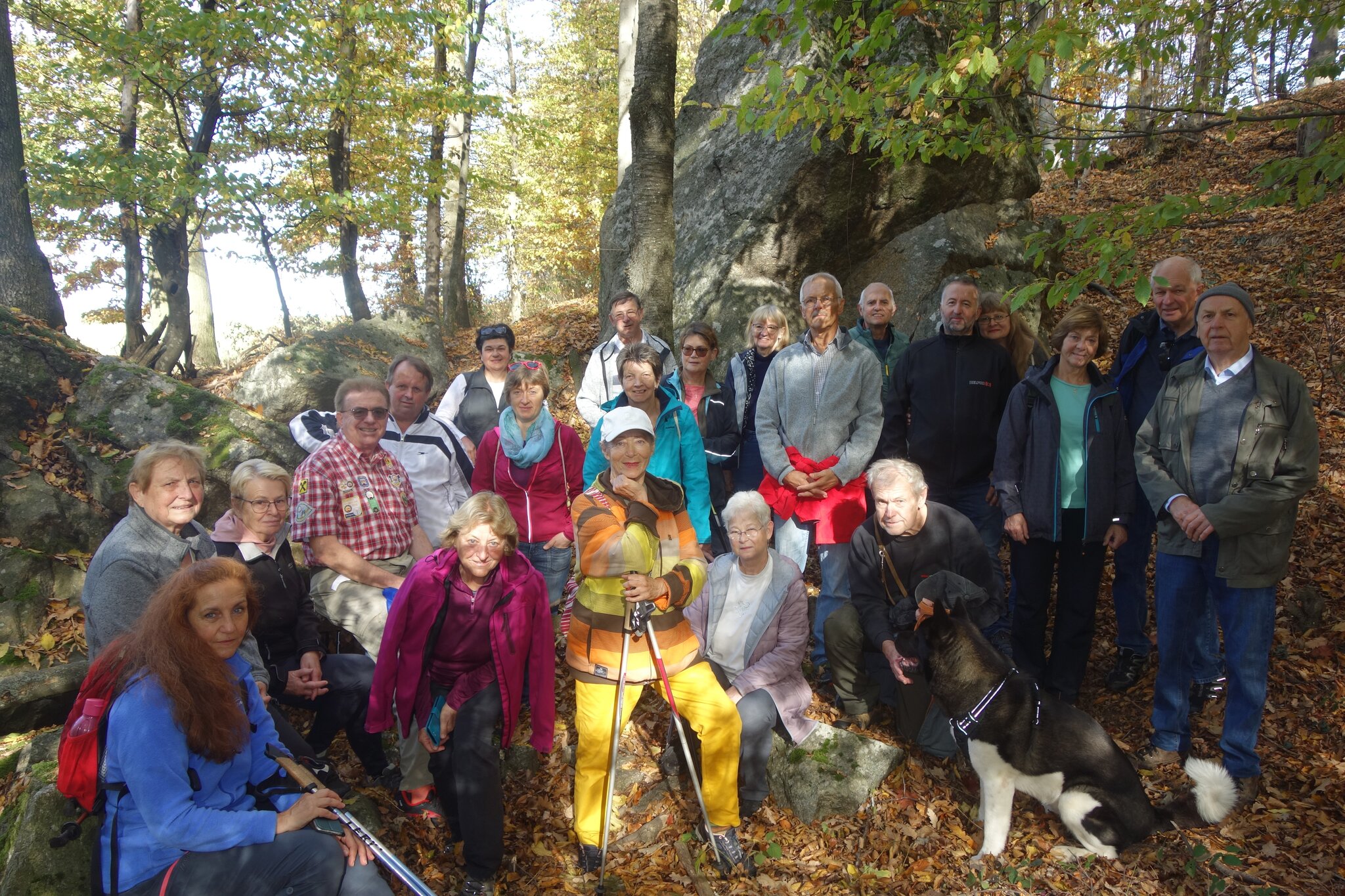 Wanderfreunde marschieren zum Hohlen Stein - Oberpullendorf