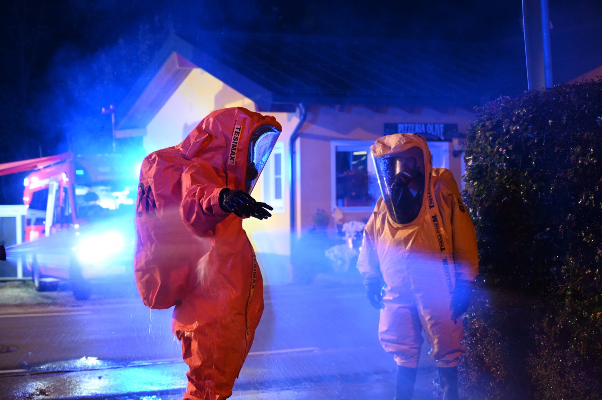 Gefahrguteinsatz: Großeinsatz bei Methylacrylat Austritt in St. Johann ...