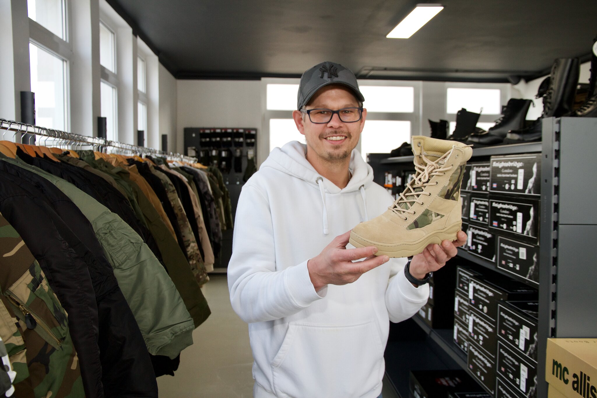 Geschäftseröffnung: Armyshop zieht von Innenstadt in Rosentaler Straße ...