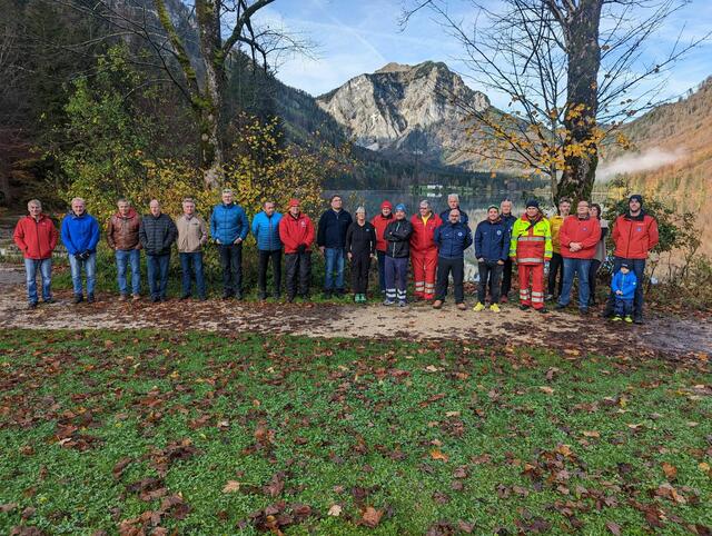 Wasserretter in Ebensee: Traditioneller Abschlusstauchgang am ...
