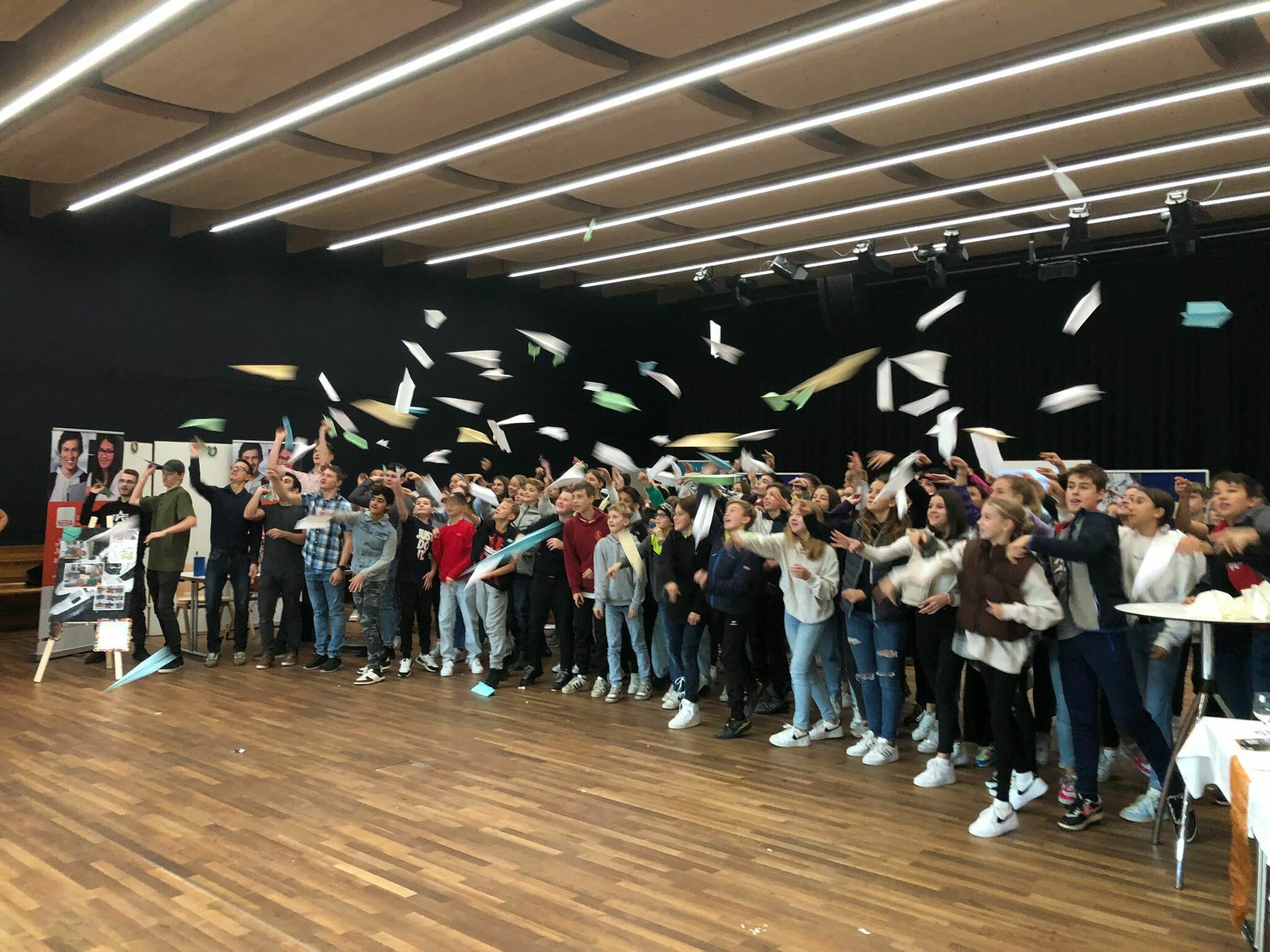 Berufsinformationsmesse: Schüler informieren sich über Lehrberufe bei ...