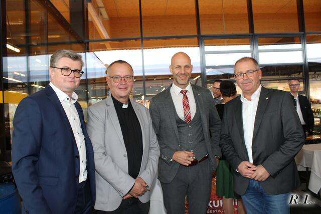 Billa Plus-Markt im Vorum: Bildergalerie: Eröffnung des neuen Billa ...